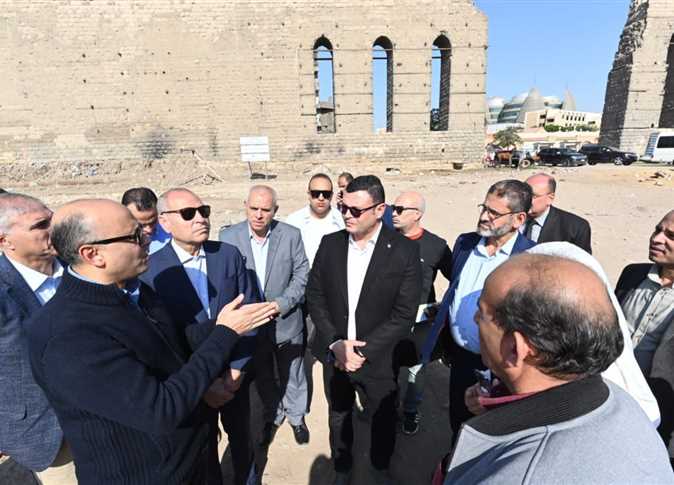 Minister of Housing and Governor of Cairo Review Development of "Sour ...
